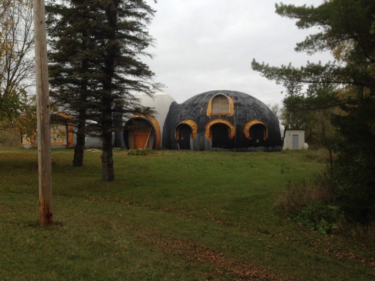 Sweet Multi-Dome In Rural Northern Minnesota | Looney Listing